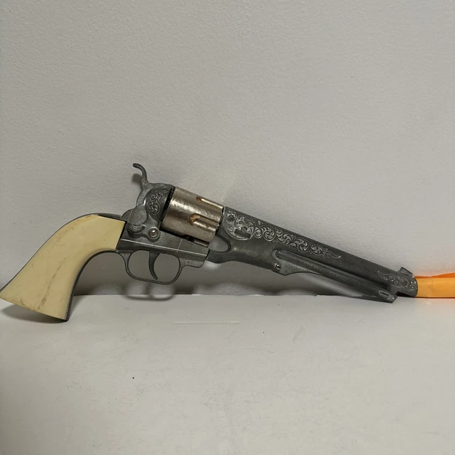 VINTAGE DIECAST HUBLEY Colt 45 Toy Cap Gun With Simulated Prop Bullets ...