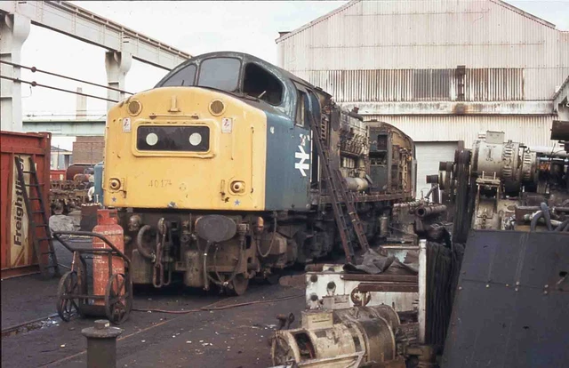 35MM SLIDE BR British Railways Diesel Loco Class 40 174 donc scrap 85 ...