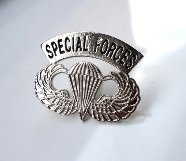 PRE-OWNED SPECIAL FORCES Paratrooper Airborne Wings Military pin badge ...