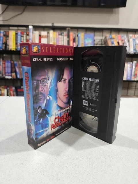 CHAIN REACTION (VHS, 1996) Keanu Reeves Morgan Freeman Free Combined ...