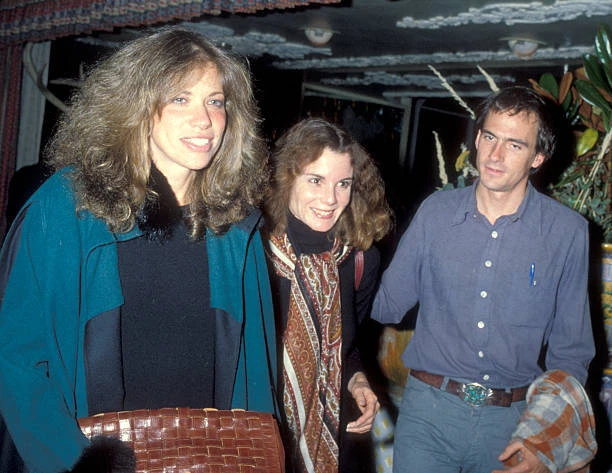 CARLY SIMON, JAMES Taylor, & guest at the "King of Hearts" Ope - 1978 ...