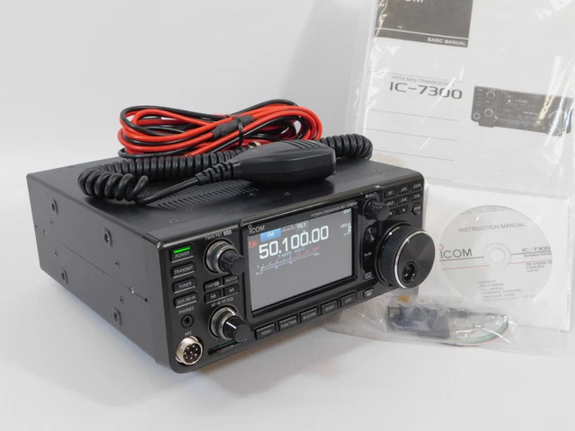 ICOM IC-7300 HF 50MHz Ham Radio Transceiver + Mic (excellent, US ...