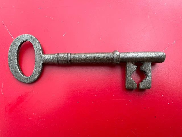 LARGE ANTIQUE/GEORGIAN SKELETON Key, Big Chunky Pass Key Old Hand ...
