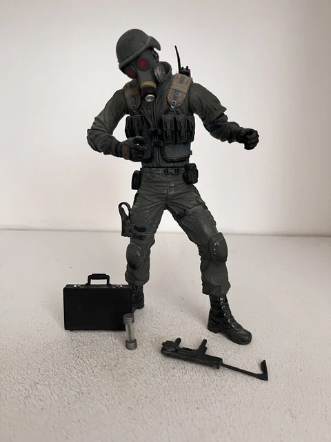 NECA RESIDENT EVIL Figura De Acción HUNK 10º Aniversario Original EUR ...