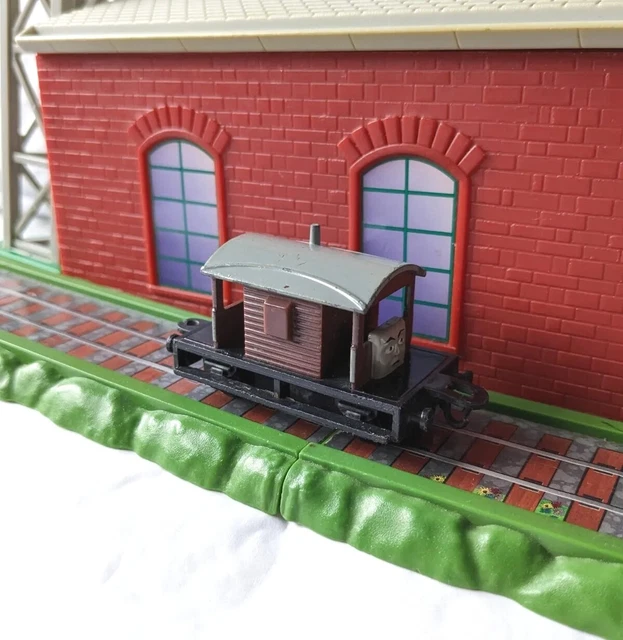 ERTL RARE THOMAS The Tank Engine & Friends Spiteful Brake van 2001 £16. ...