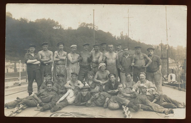 FOTO AK - Marine Matrosen Mannschaft u.a. SMS Straßburg in Sassnitz ...