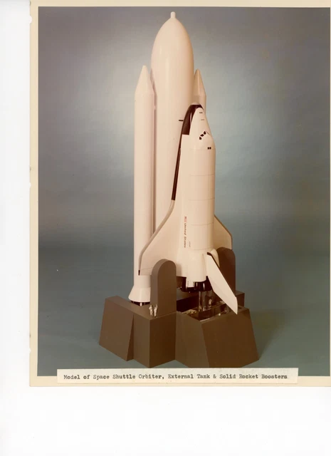 ORIGINAL 8X10 PHOTO NASA Model of Space Shuttle External Tank and ...
