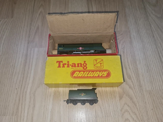 TRIANG MODEL RAILWAYS Tt Gauge T93 & T94 Clan Line Locomotive & Tender ...