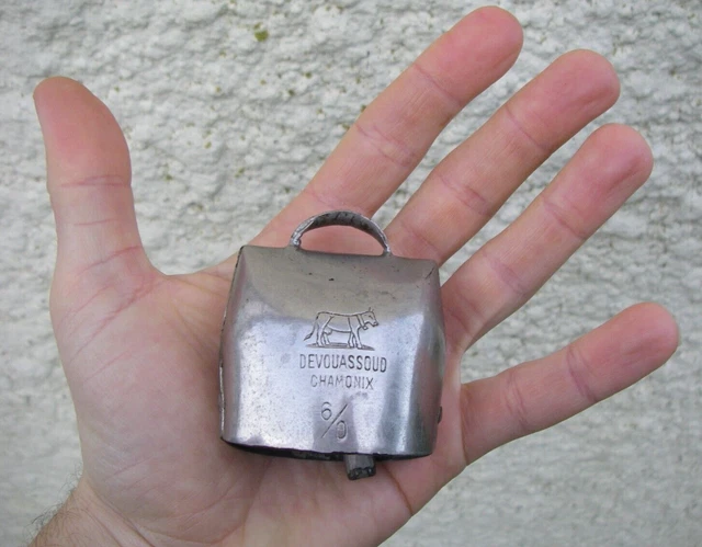 DEVOUASSOUD CHAMONIX ANCIENNE cloche de vache taille 6/0 OLD cow ring ...