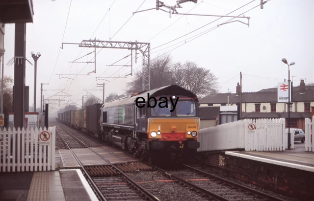 35MM TRAIN SLIDE-DIESEL Electric Freight Loco Class 66. 66406 @ Alsager ...