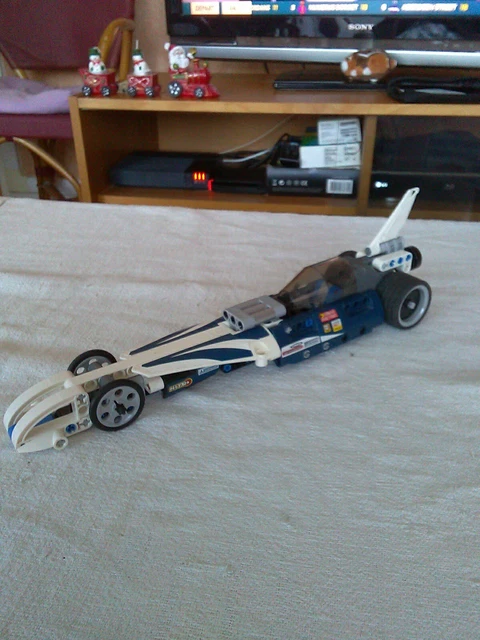 LEGO TECHNIC 42033 LE BOLIDE IMBATTABLE . COMPLET 100% . EUR 8,90 ...