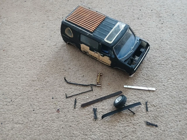 AMT,REVELL,ESCI? 1/24 SCALE Ford Econoline model van - built,spares ...
