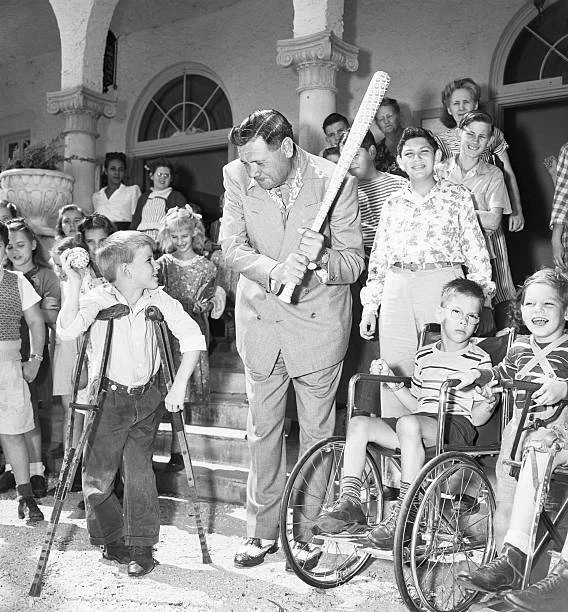 BABE RUTH POSING With Disabled Children 1948 OLD BASEBALL PHOTO $8.50 ...