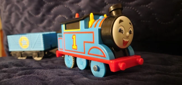 THOMAS & FRIENDS Thomas All Engines Go Motorized Train Fisher Price ...