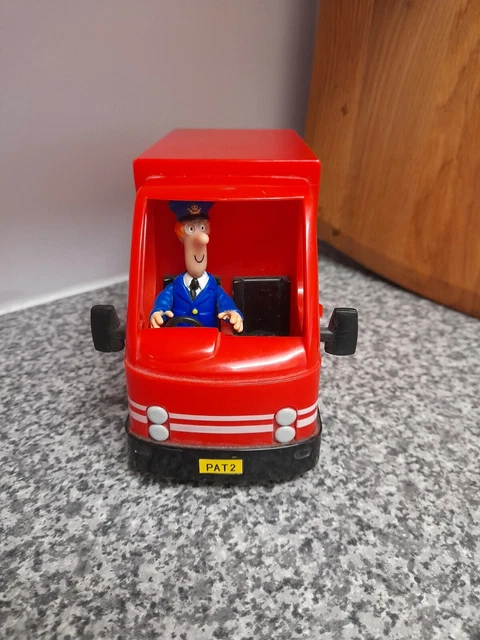 POSTMAN PAT FIGURE With Push Along Parcel Van (Pat 2) £5.30 - PicClick UK