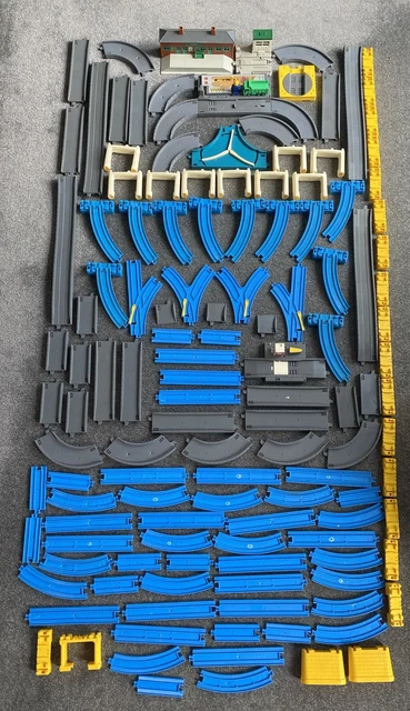 TOMY TRACKMASTER THOMAS The Tank Engine Blue Track Job Lot 132 Piece ...