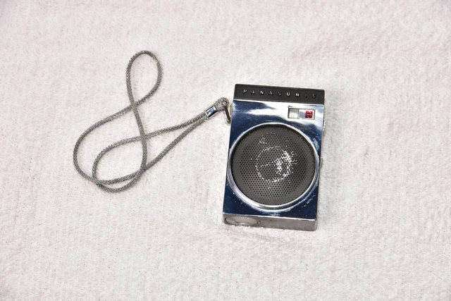 NATIONAL PANASONIC VINTAGE AM 7 Transistor Mini Model R-111 Works (Read ...