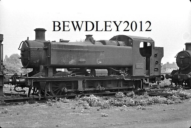 NEGATIVE 35MM GWR HAWKSWORTH DESIGN 8451 AT SWINDON WORKS 8/5/1960 £3. ...