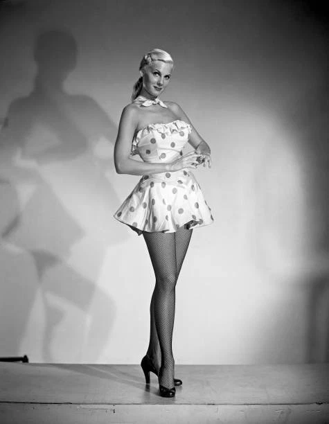 ON-AIR ASSISTANT AND Model Roxanne From Beat The Clock 1951 6 Old Tv ...