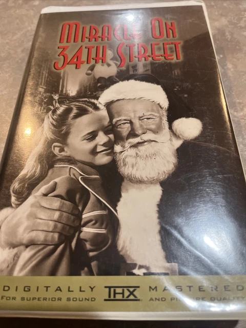 MIRACLE ON 34TH Street - VHS - Classic Christmas Movie - Santa Claus ...