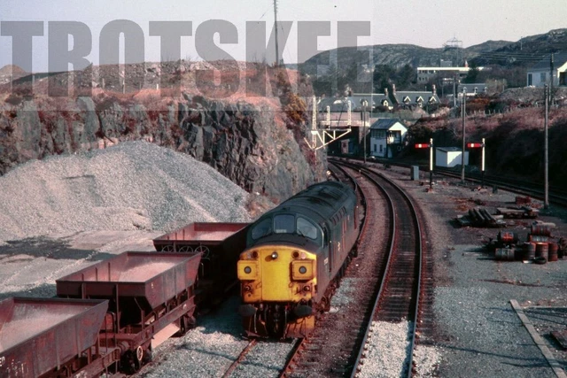 35MM SLIDE BR British Rail Diesel Loco Class 37 37035 1984 Original £3. ...