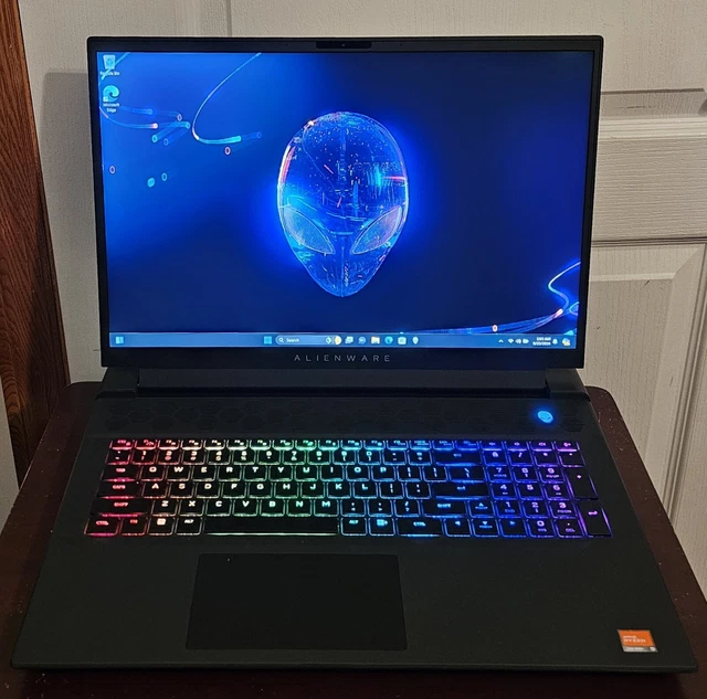 ALIENWARE M18 R1 480Hz (Ryzen 9 7945HX, Radeon RX 7900M, 32GB/1TB SSD ...
