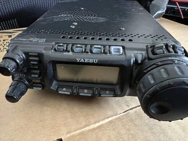 YAESU FT-857D HF/VHF/UHF ALL MODE Transceiver 50/144/430MHz EUR 695,00 ...