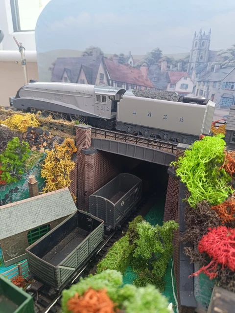 HORNBY OO GAUGE Silver Fox A4 Class LNER 2512 Steam Locomotive. Boxed £ ...