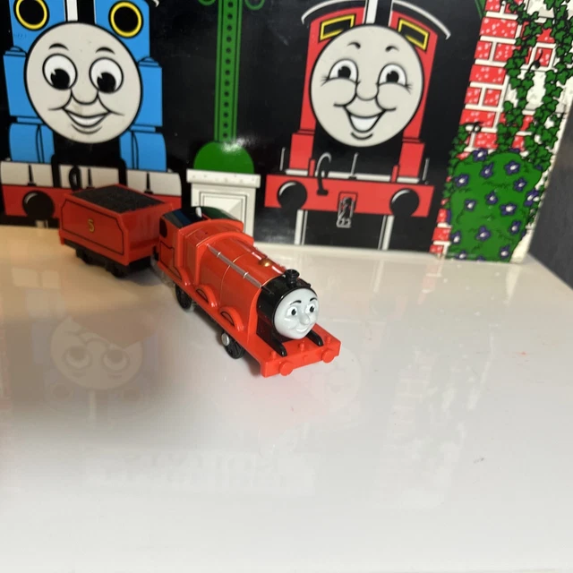 THOMAS THE TRAIN Tank Engine & Friends Trackmaster Motorized James ...