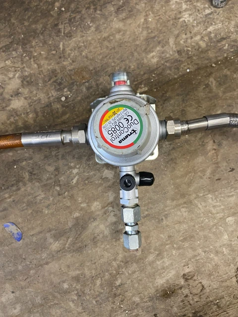 TRUMA DUO CONTROL Bulkhead Gas Regulator 30M BAR £35.99 - PicClick UK