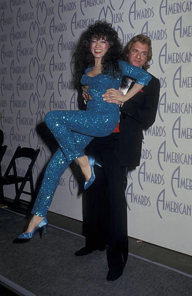 RONNIE SPECTOR AND Eddie Money Attend 14Th Annual Amas 1987 Old Photo 4 ...