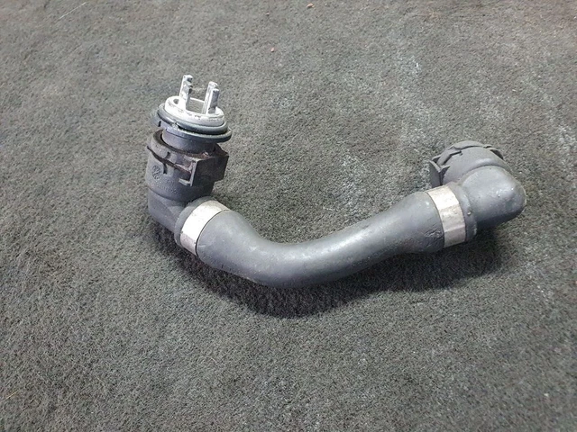 BMW 3 E46 2001 Diesel Tuyau de liquide de refroidissement moteur ...