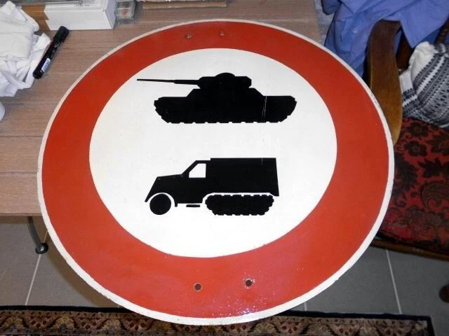 EMAILLE EMAILLESCHILD VERBOT Kettenfahrzeig Panzer Militaria Schild ...