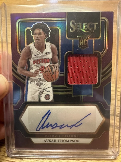 AUSAR THOMPSON ROOKIE Patch Auto 23-24 Select NBA/99 Pistons viola EUR ...