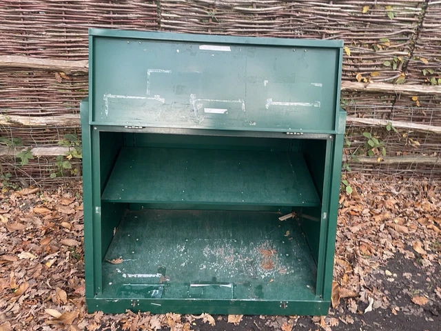 OUTSIDE SALES BUNKER / Forecourt Display Stand - Metal 1200mm x 800mm ...