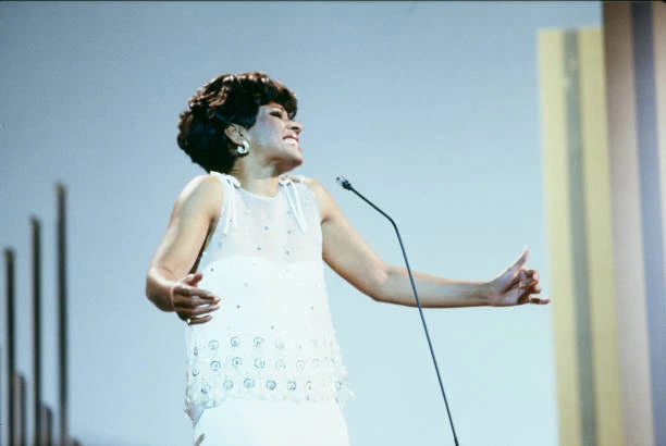WELSH SINGER SHIRLEY Bassey On Bbc Tv 1979 Old Music Photo 4 $9.00 ...
