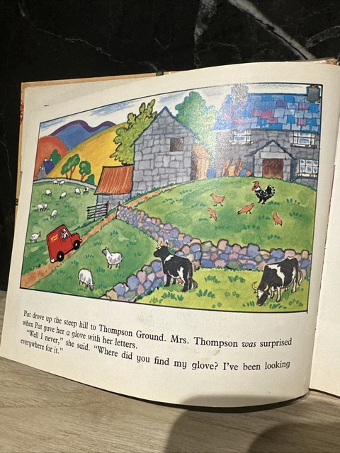 POSTMAN PAT STORYBOOK £17.39 - PicClick UK