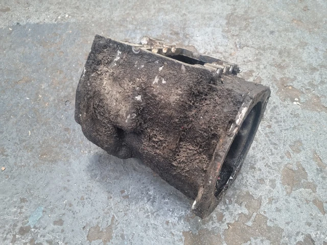 LAND ROVER SERIES 2 Gearbox Casing (With Dipstick Hole) £24.99 ...