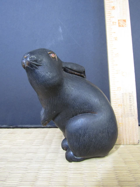 ANTIQUE JAPANESE HIGHLY detailed hand carved Wood Statue Okimono Rabbit ...