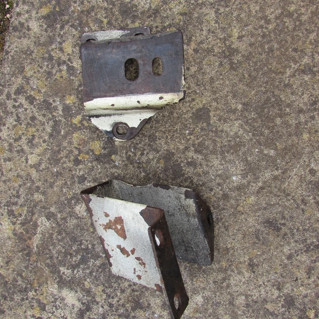 MG MIDGET/AUSTIN HEALEY Frogeye Sprite Engine Mounting Brackets £12.00 ...