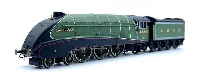HORNBY OO GAUGE Gresley A4 4493 Woodcock LNER Apple Green - R3630 £160. ...