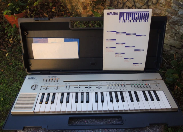 MINI CLAVIER YAMAHA PortaSound PC-100 Playcard system guide chant parfait état EUR 140,00 ...