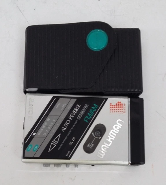 VINTAGE SONY WALKMAN WM-F100 II FM/AM Radio/Casette Player With Case ...