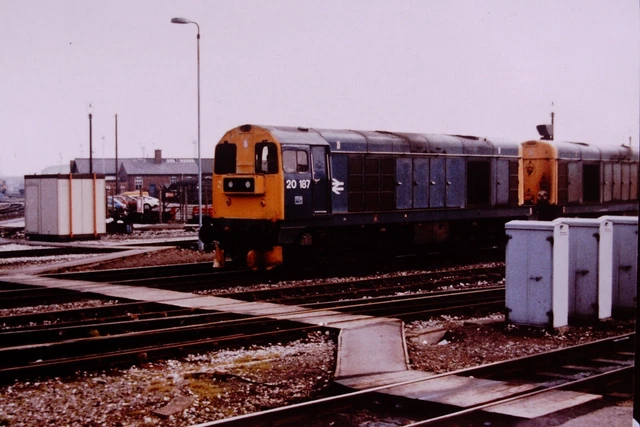 1990 BRITISH RAIL BR Diesel Loco 20187 Railway Slide Ref 3283 £4.99 ...