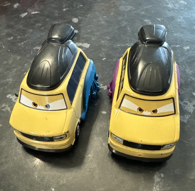 DISNEY PIXAR CARS Deluxe Kingpin Nobunaga & Pinion Tanaka lottatore di ...