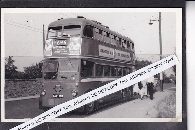 LONDON TRANSPORT - B2 Type Trolley Bus No. 107A On Route 696 - Photo ...