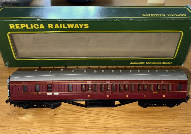 REPLICA RAILWAYS #12136 B.R.MAROON Mk1 1st OPEN COACH (BOXED) RN SC3102 ...