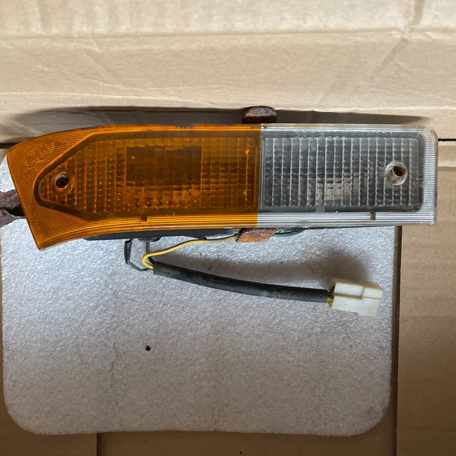 ALFA ROMEO ALFETTA GT/ GTV Front Indicator/ Side Light- No Reserve EUR ...