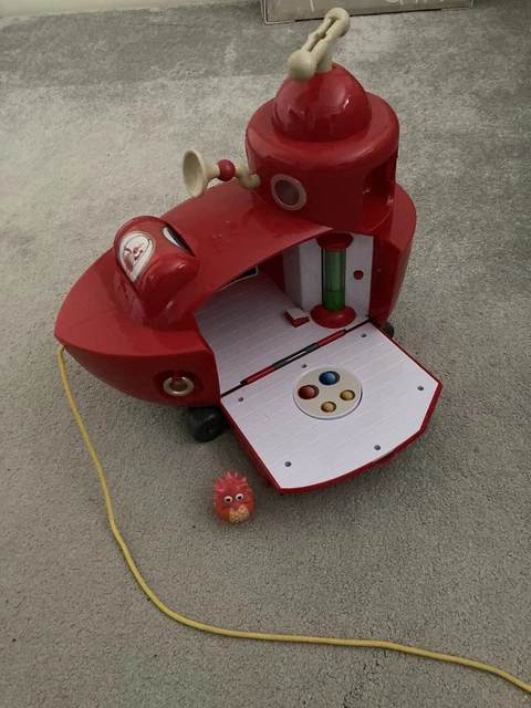 CBEEBIES TWIRLYWOOS BIG Red Boat & One Figure - Sound & Lights Working ...