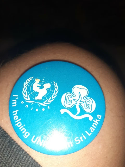 GIRL GUIDES UNICEF In Sri Lanka Vintage badge £5.14 - PicClick UK